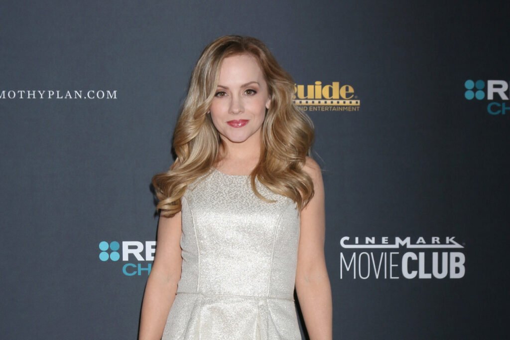 Heather Graham's Height, Weight, Bio, Measurements & More