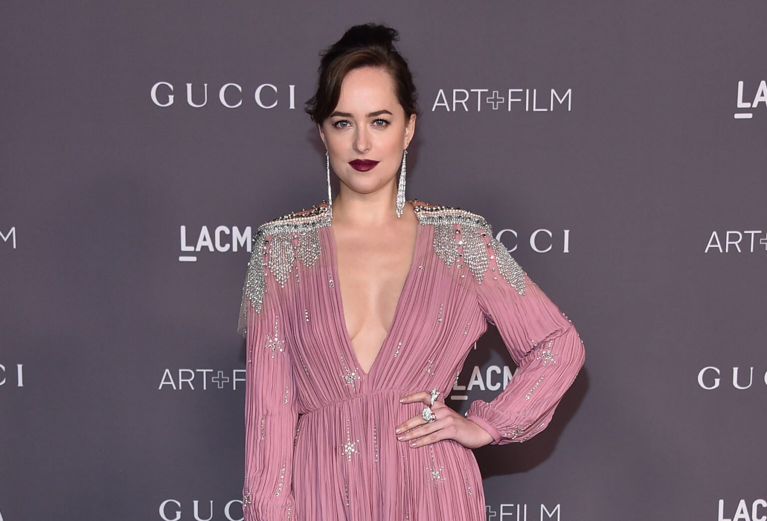 Jennifer Tilly's Height, Weight, Bio, Measurements & More