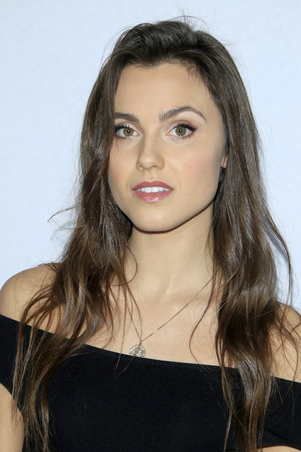 Poppy Drayton Measurements: Height, Weight & More