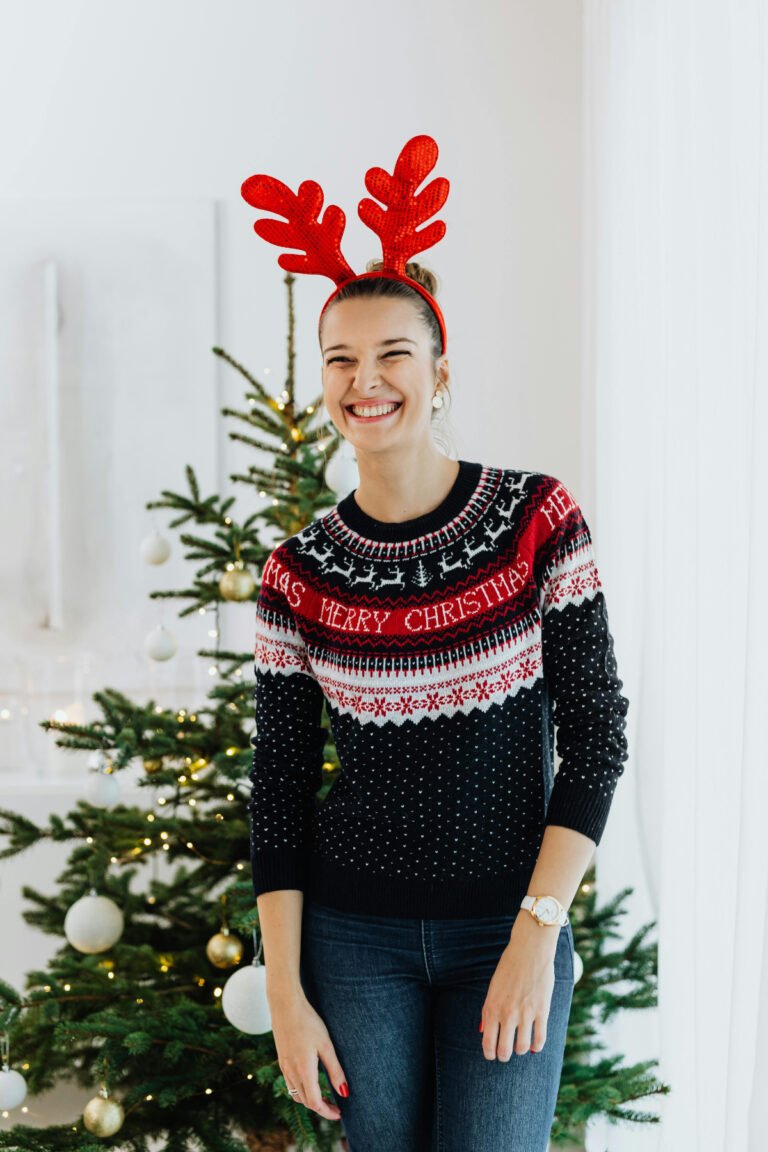 35+ Festive Christmas Party Outfits to Celebrate the Season in Style