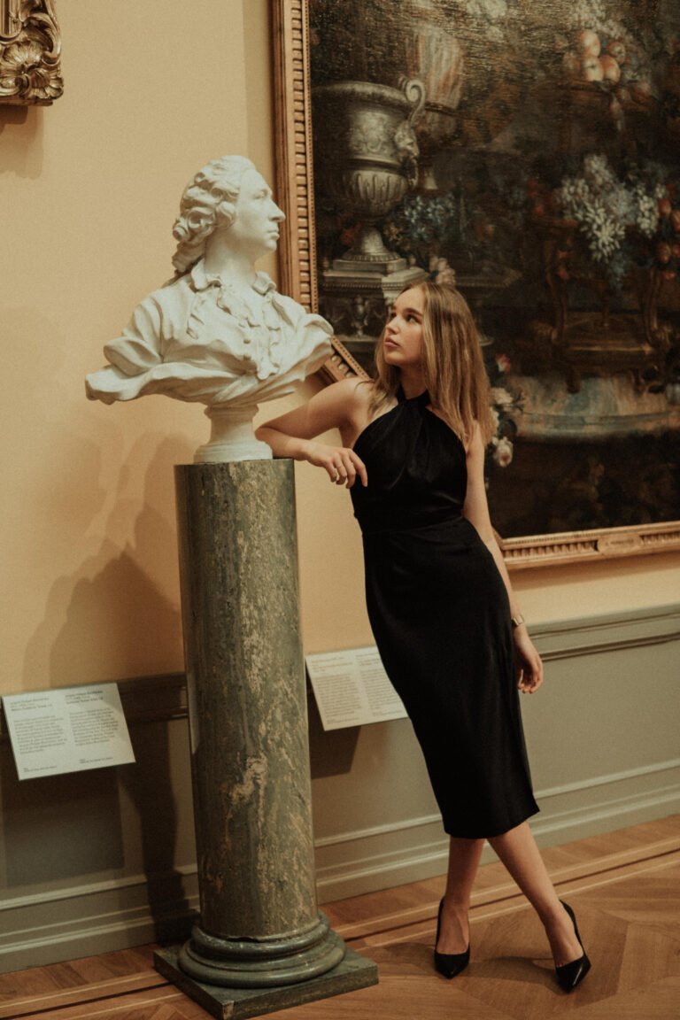 40+ Aesthetic Outfits to Wear on Your Next Museum Visit