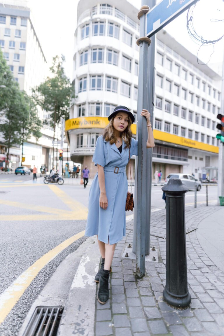 What to Wear in London: Style Guide with 37+ Outfit Ideas