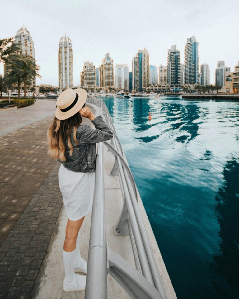 32+ Fashionable Dubai Outfits: From Souks to Skylines