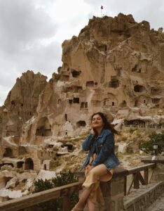 30+ Celebrity-Inspired Egypt Outfits for Your Egyptian Getaway