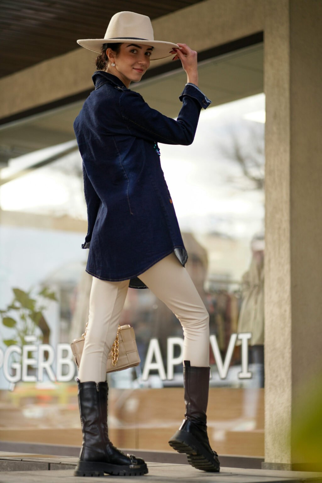 30+ Chic Cowgirl Outfit Ideas for Every Country Style Lover