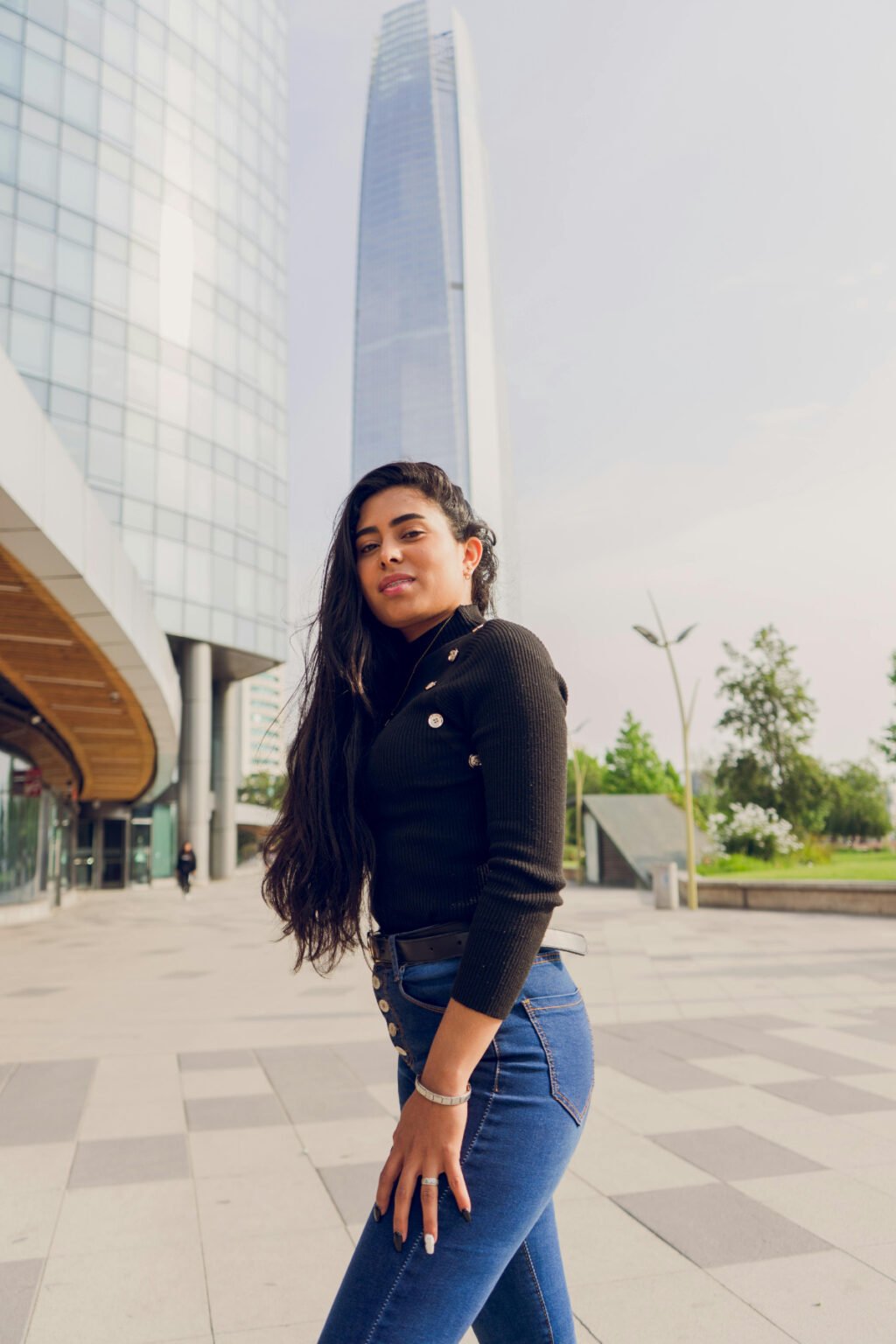 32+ Fashionable Dubai Outfits: From Souks to Skylines