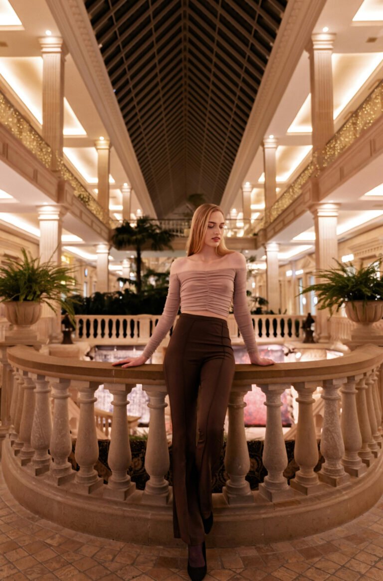 37+ Fashionable Dinner Date Outfits to Make Him Skip a Beat