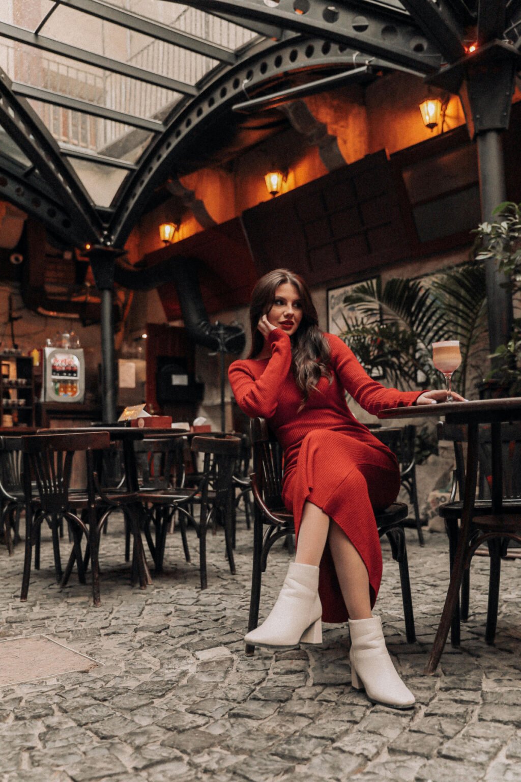 37+ Fashionable Dinner Date Outfits to Make Him Skip a Beat