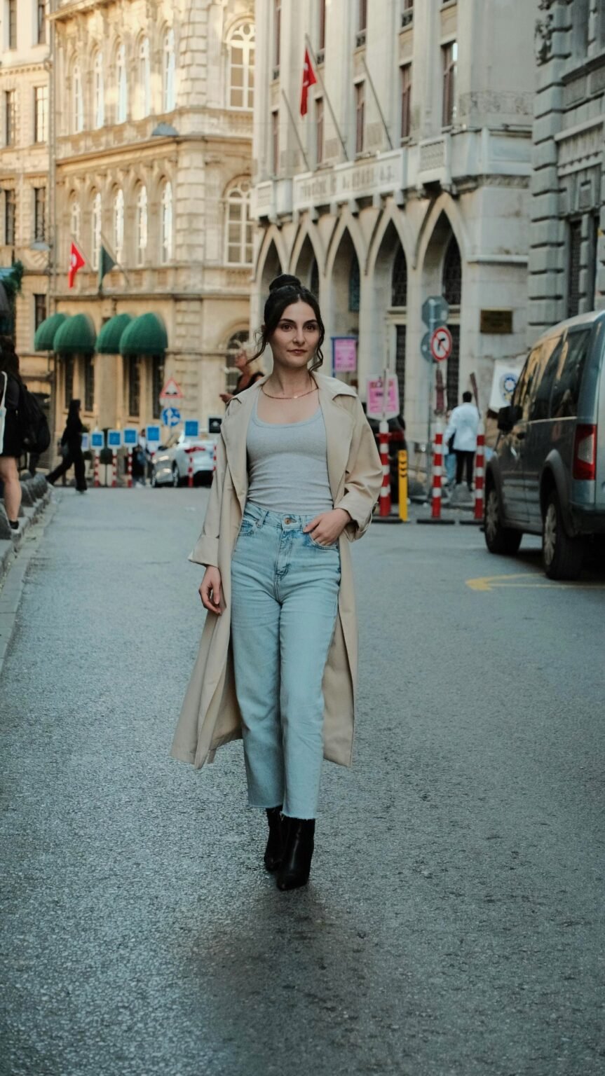 32+ Fashionable Dubai Outfits: From Souks to Skylines