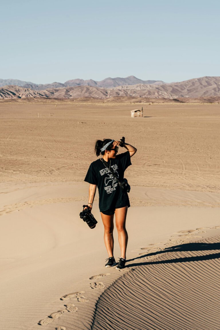 32+ Sizzling Desert Outfits: Chic Looks for Sun-Soaked Adventure