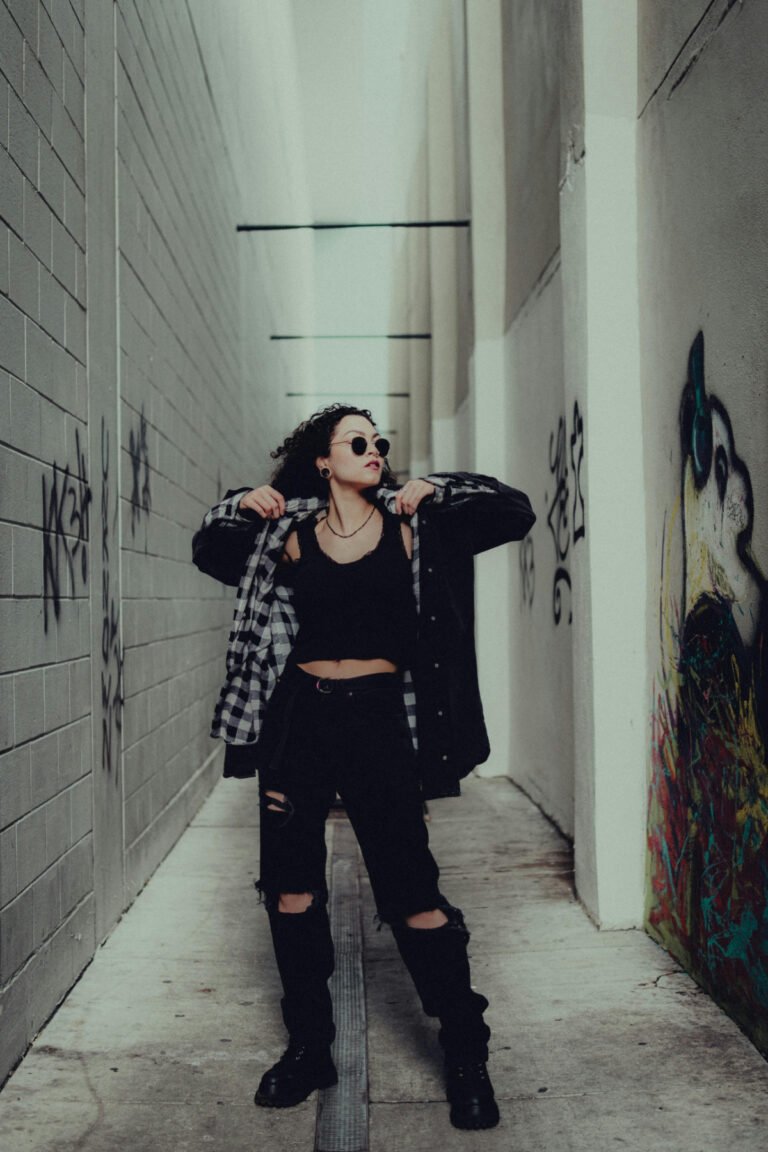 38+ Edgy Grunge Outfits That'll Make a Bold Statement
