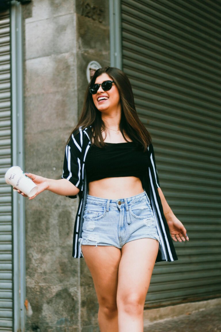 35+ Dazzling Concert Outfits for Every Music Lover