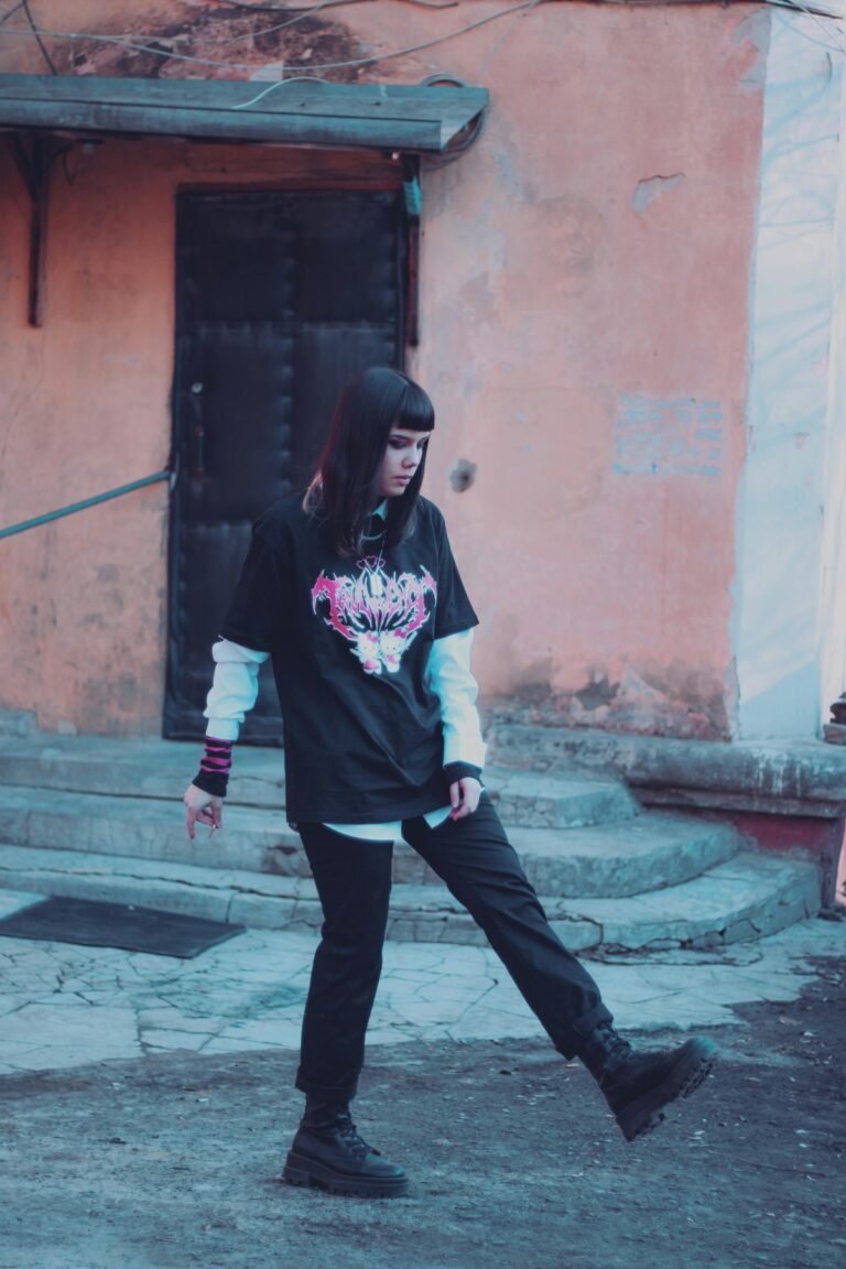 40+ Fashionable Gothic Outfits to Showcase Your Bold Side