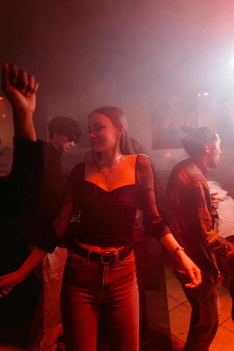 40+ Fashion-Forward Night Club Outfits to Rule the Dance Floor