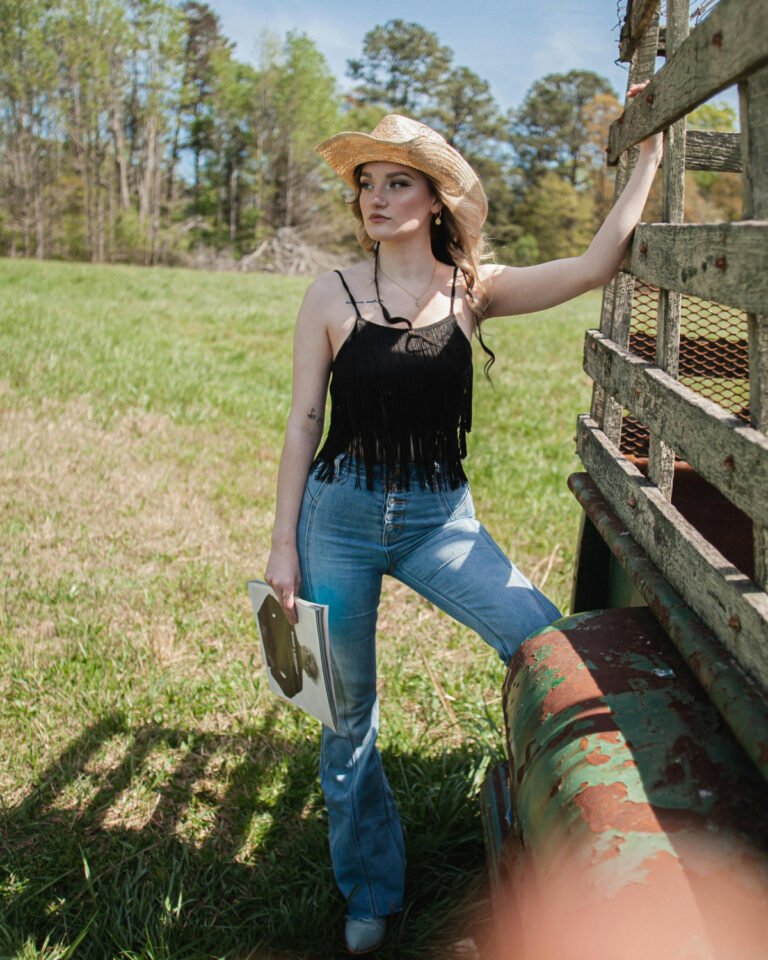 35+ Glamorous Music Festival Outfits to Stand Out in the Crowd!