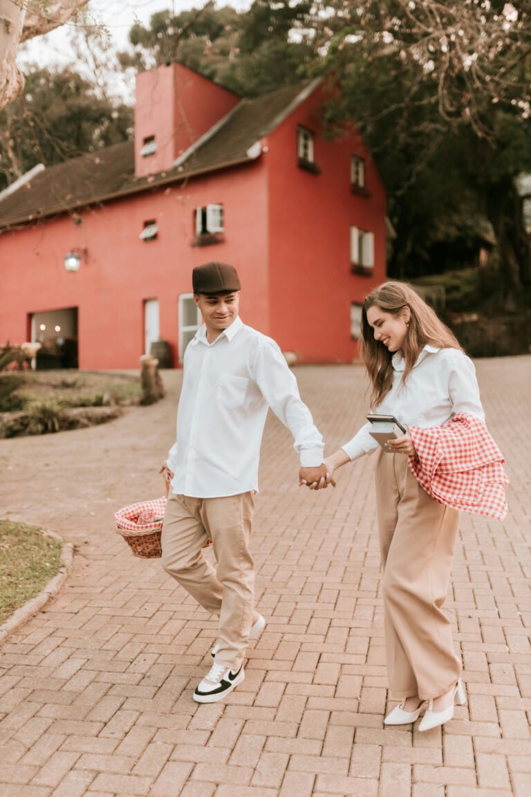 42+ Adorable Couples Vacation Outfits for a Romantic Getaway
