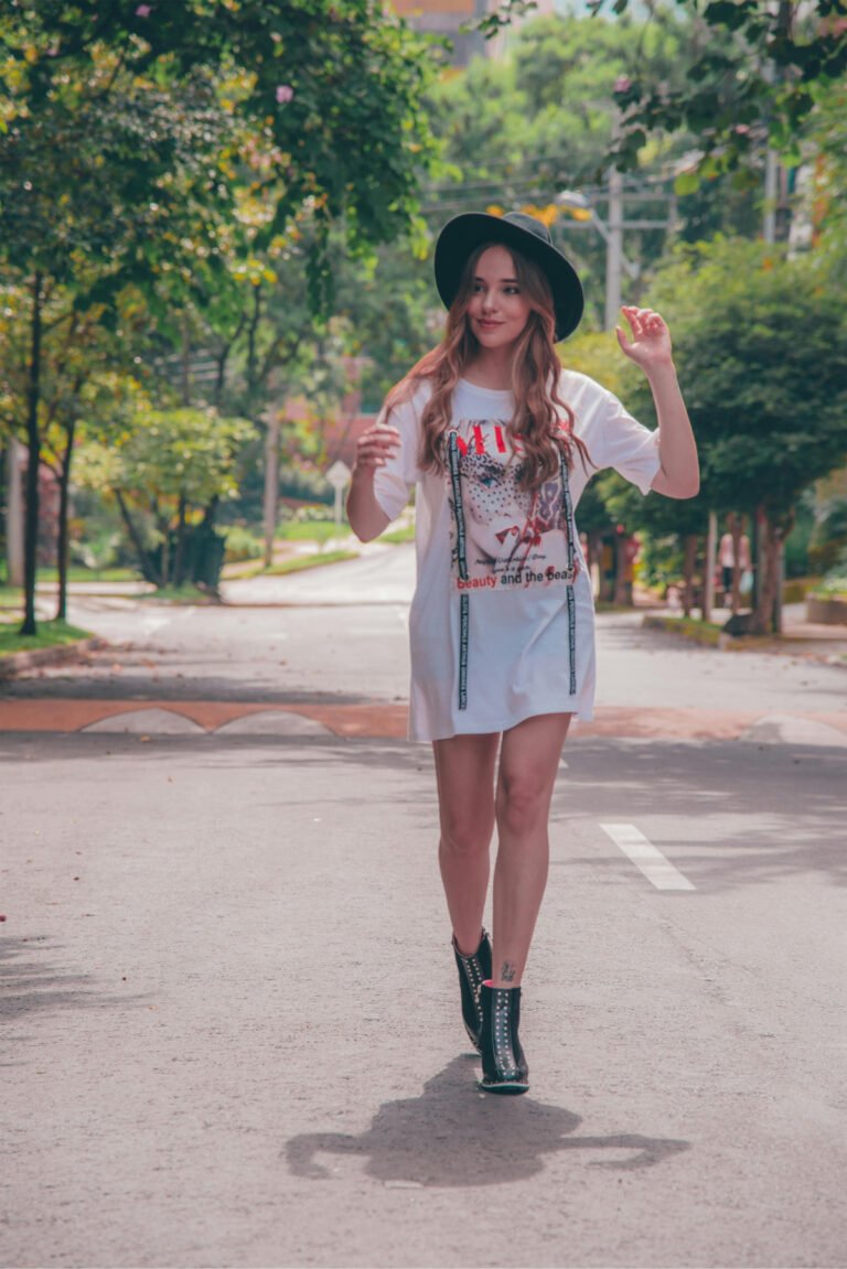 35+ Glamorous Music Festival Outfits to Stand Out in the Crowd!