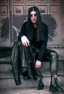 38+ Edgy Grunge Outfits That'll Make a Bold Statement