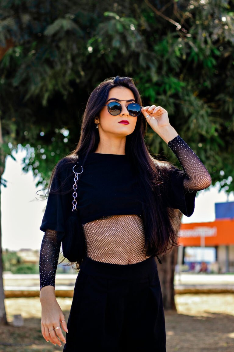 35+ Dazzling Concert Outfits for Every Music Lover