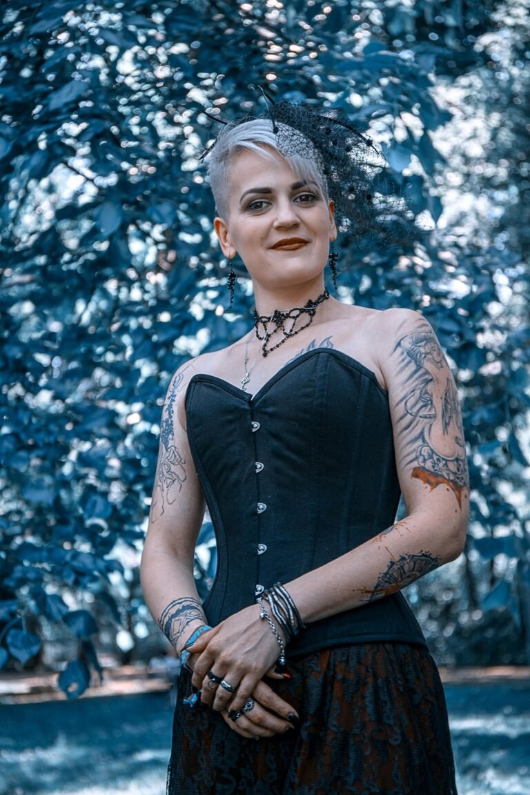 40+ Fashionable Gothic Outfits to Showcase Your Bold Side