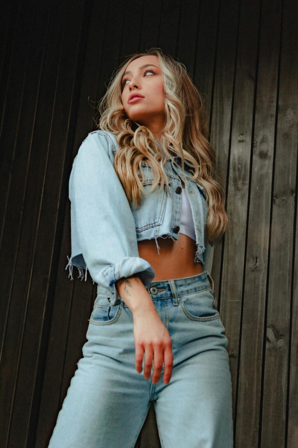 34+ Fashionable Jean Jacket Outfits That'll Never Go Out of Style