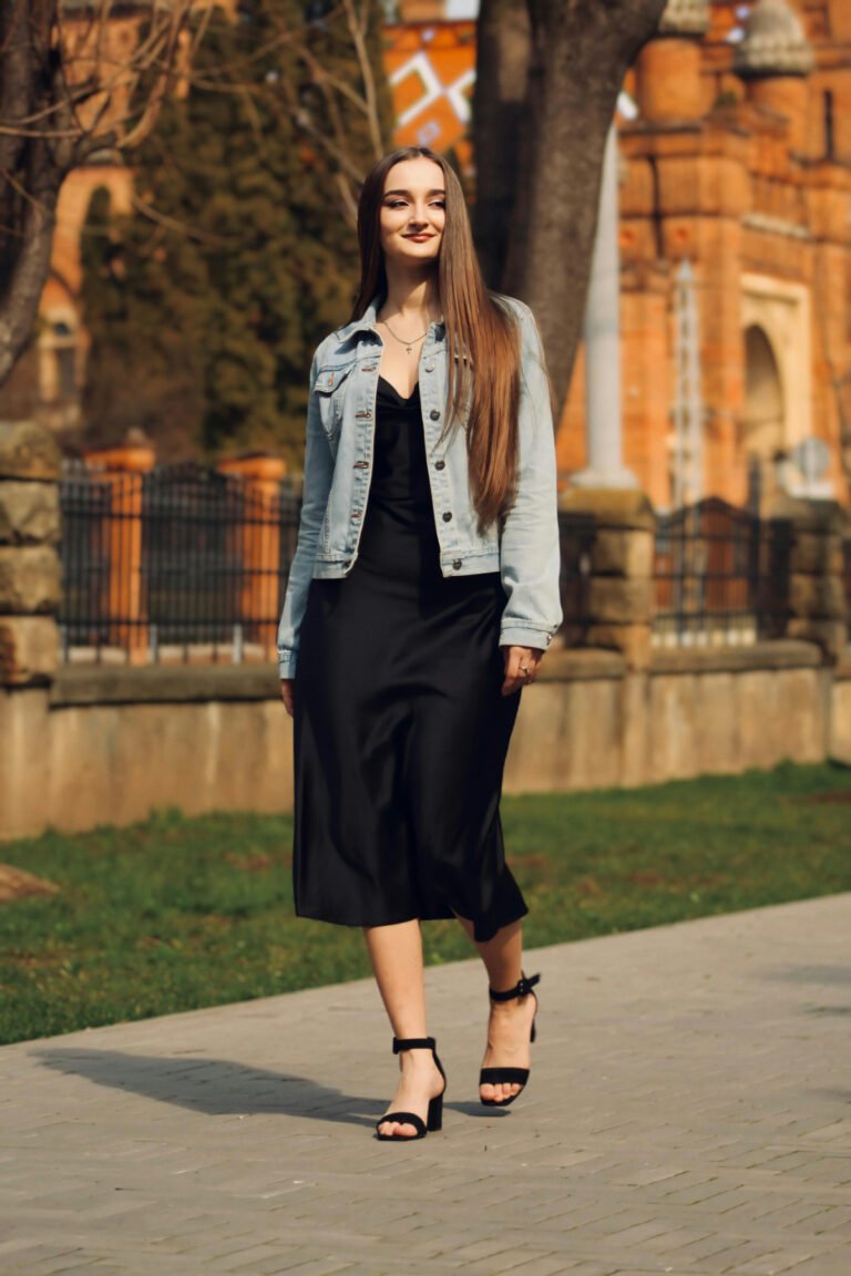 34+ Fashionable Jean Jacket Outfits That'll Never Go Out of Style