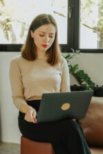 37+ Professional Interview Outfits to Win HR (And Get Hired!)