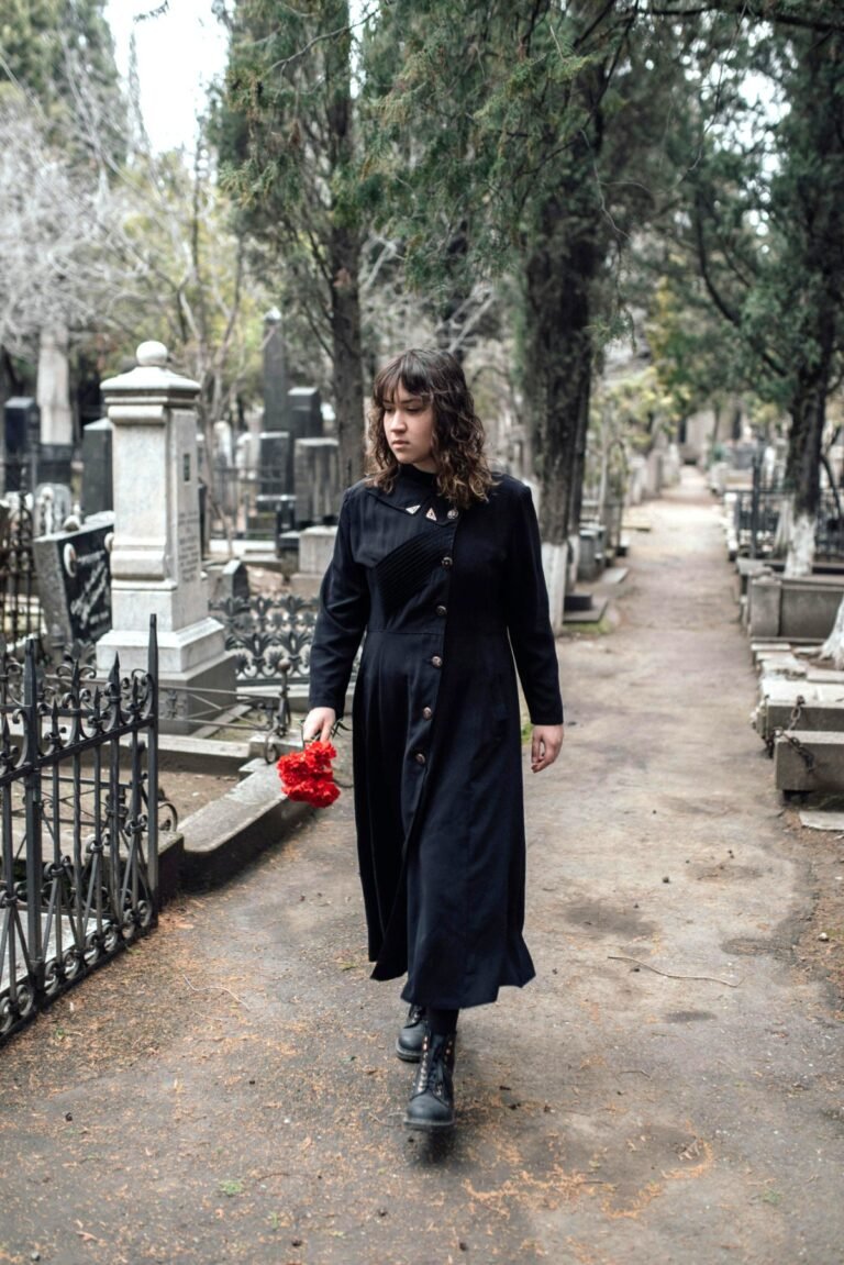 30+ Respectful Humble Outfits You Can Wear to a Funeral