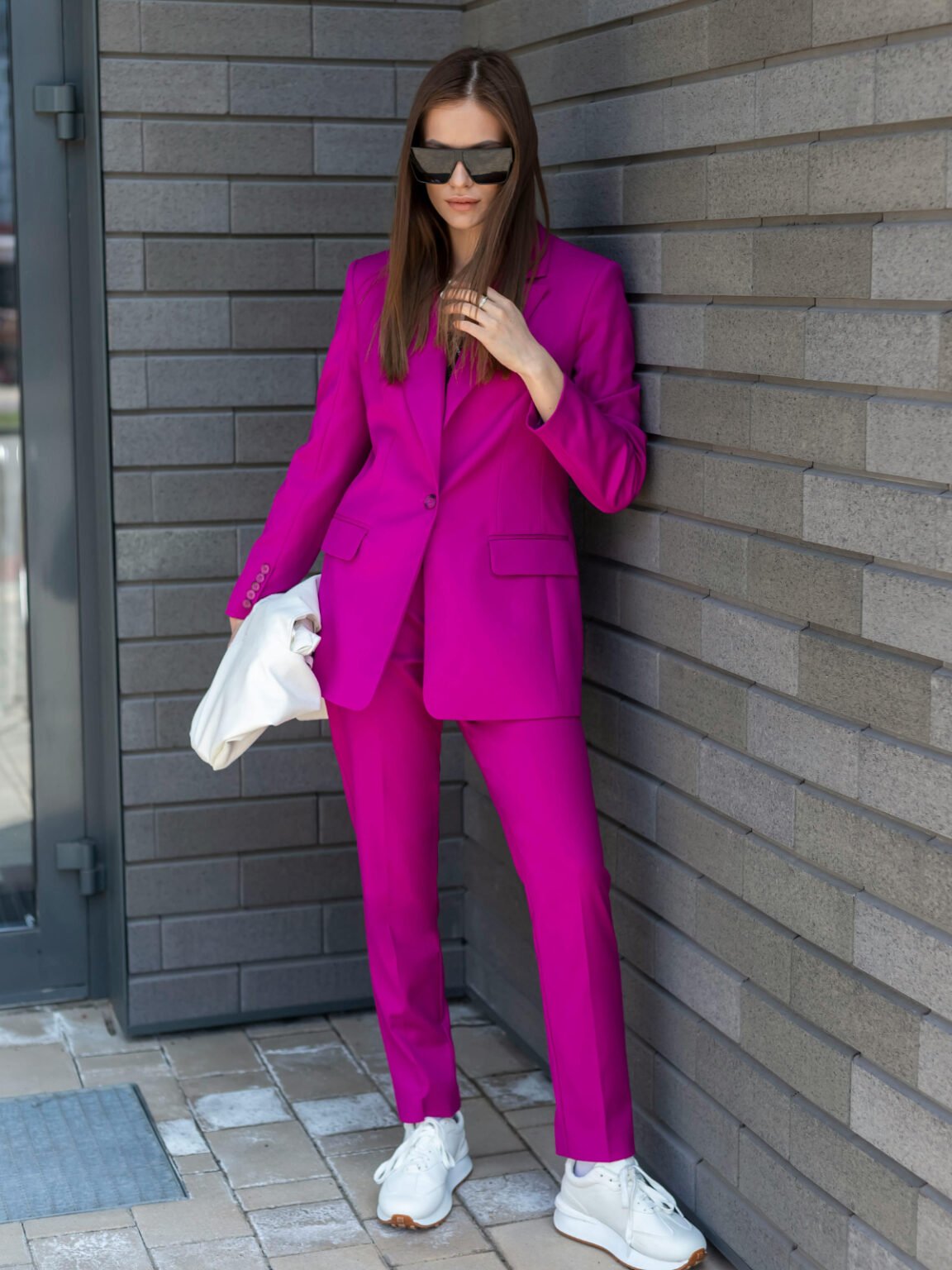 34+ Celebrity-Inspired Monochrome Outfits You Must Try
