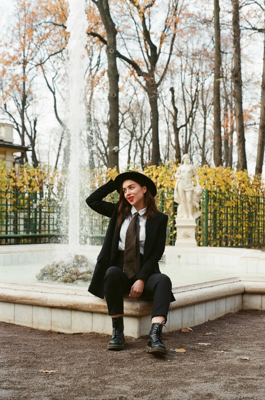 30+ Classy Dark Academia Outfits You Must Have In Your Wardrobe