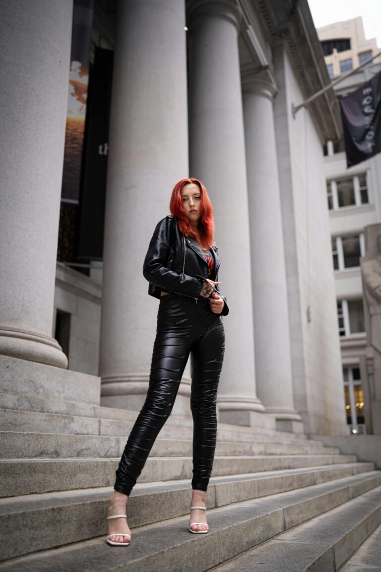 35+ Bold Leather Outfits That Work from Day To Night