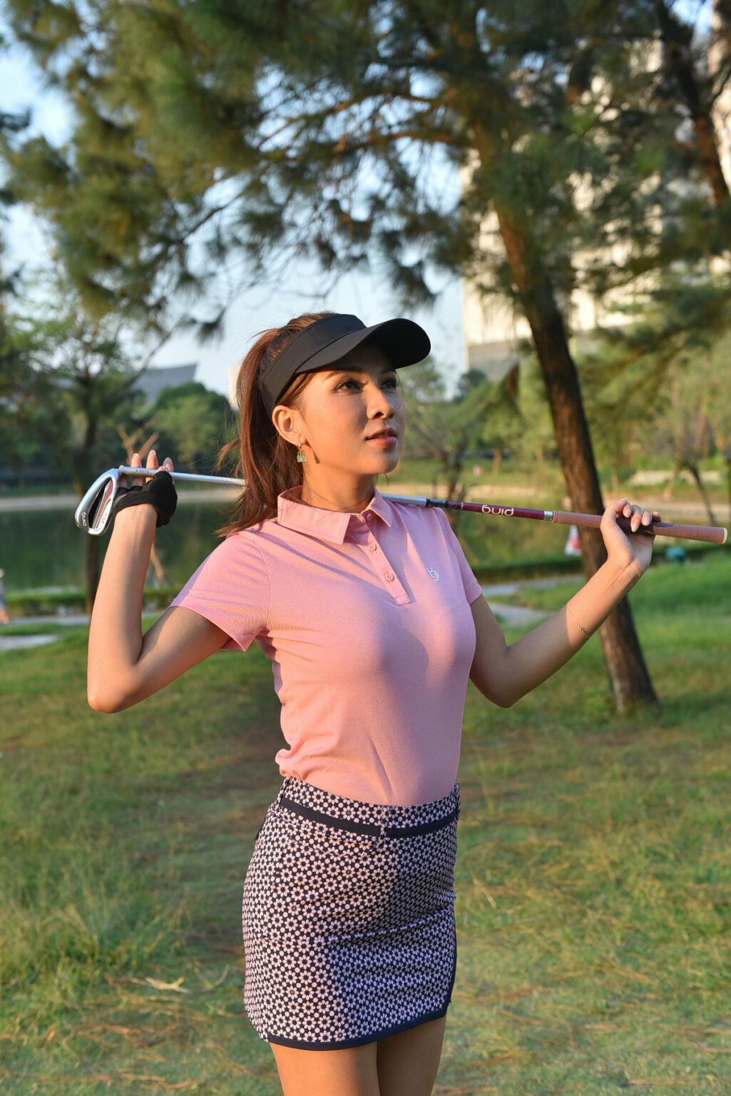 30+ Elegant Country Club Outfits: From the Green to the Lounge