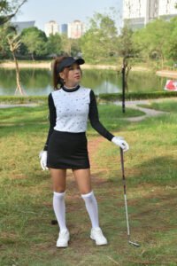 30+ Elegant Country Club Outfits: From the Green to the Lounge