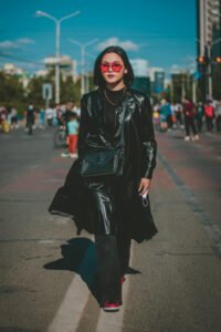 35+ Bold Leather Outfits That Work from Day To Night