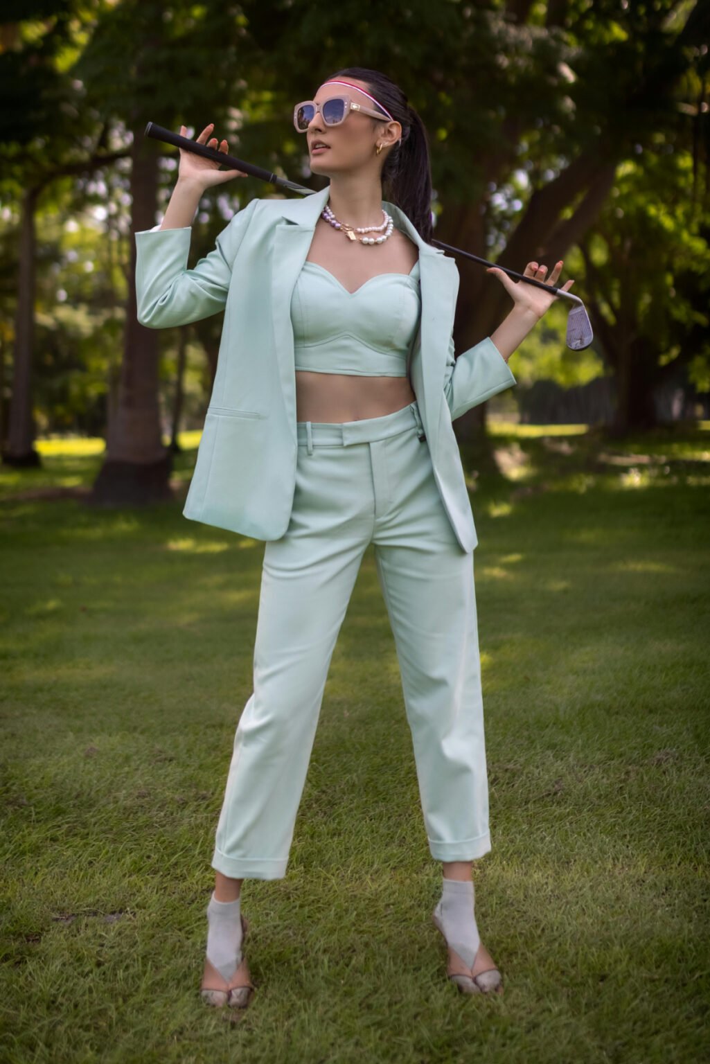 30+ Elegant Country Club Outfits: From the Green to the Lounge