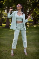 30+ Elegant Country Club Outfits: From the Green to the Lounge