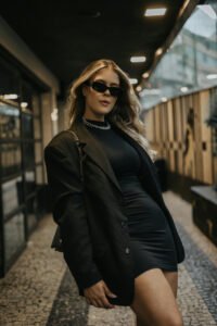 38+ Dazzling Night Out Outfits Women Need in Their Wardrobes
