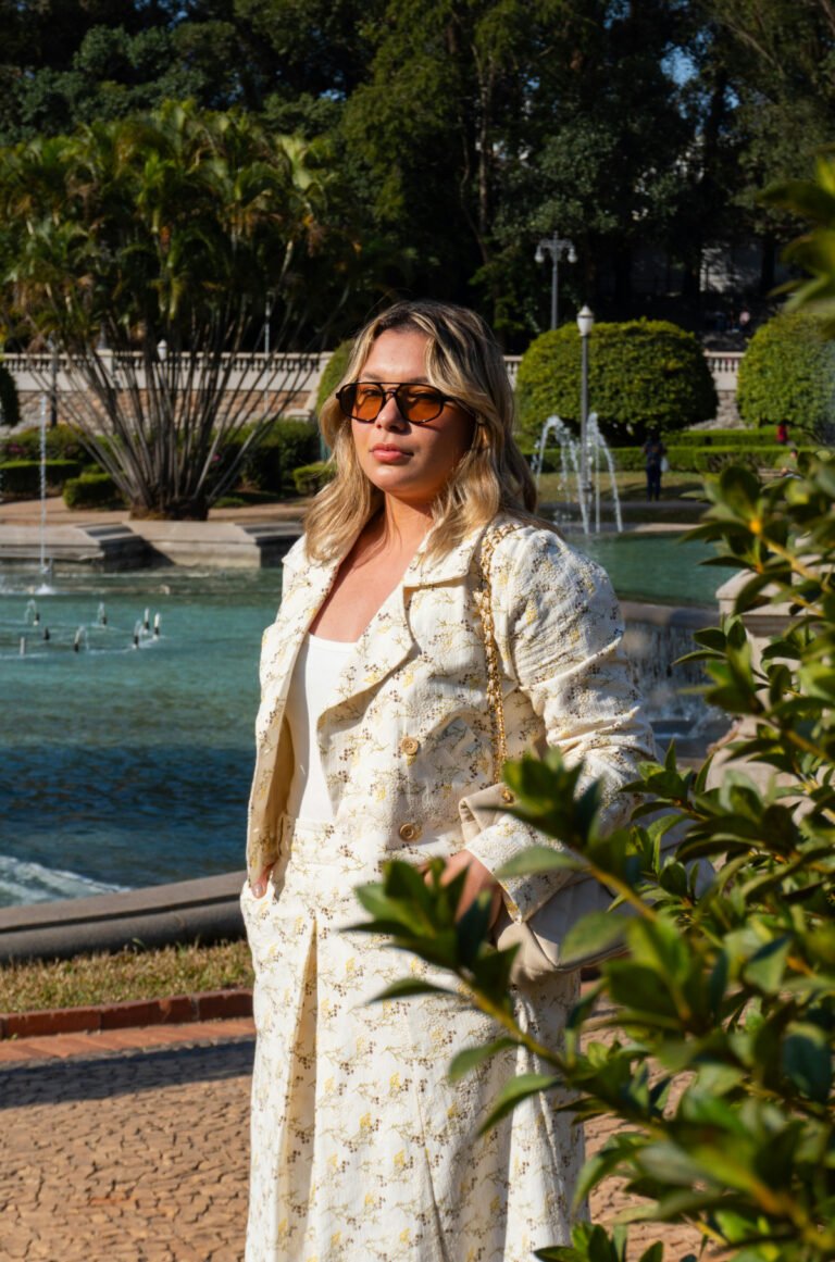 30+ Elegant Country Club Outfits: From the Green to the Lounge