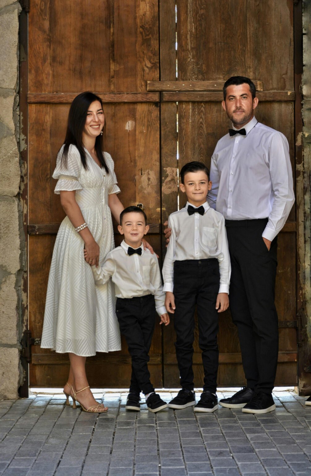 33+ Stylish Family Photo Outfit Ideas for Picture-Perfect Moments