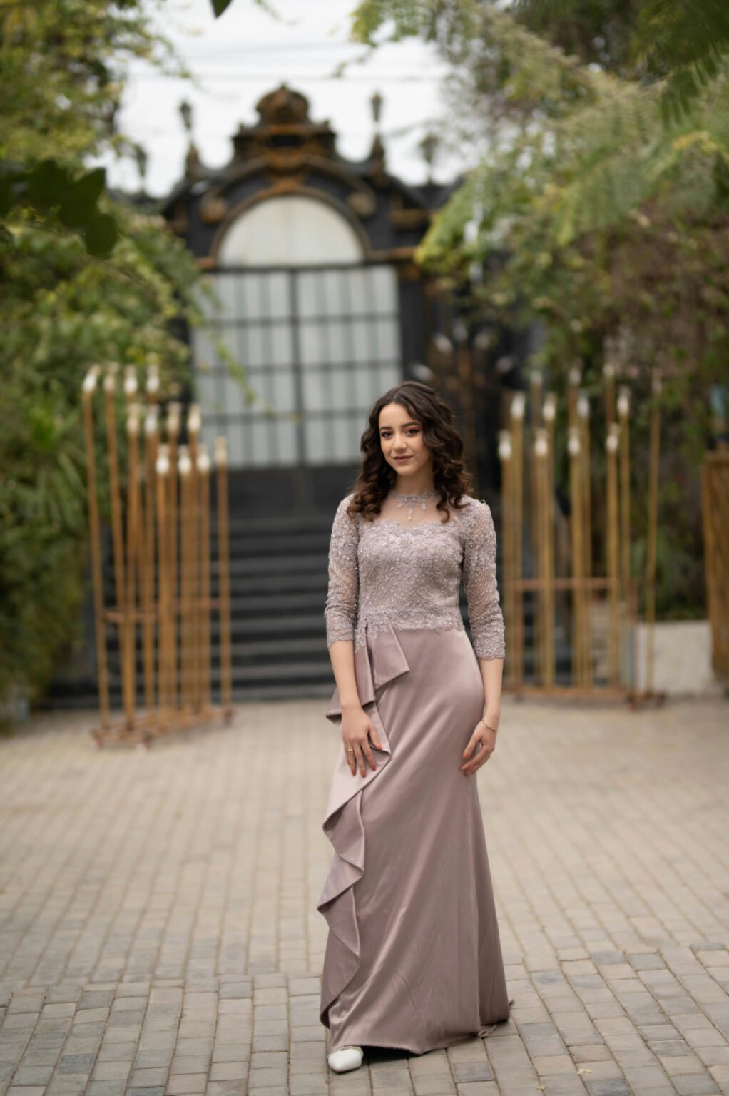 34+ Stellar Wedding Guest Outfits That'll Look Red Carpet-Ready!