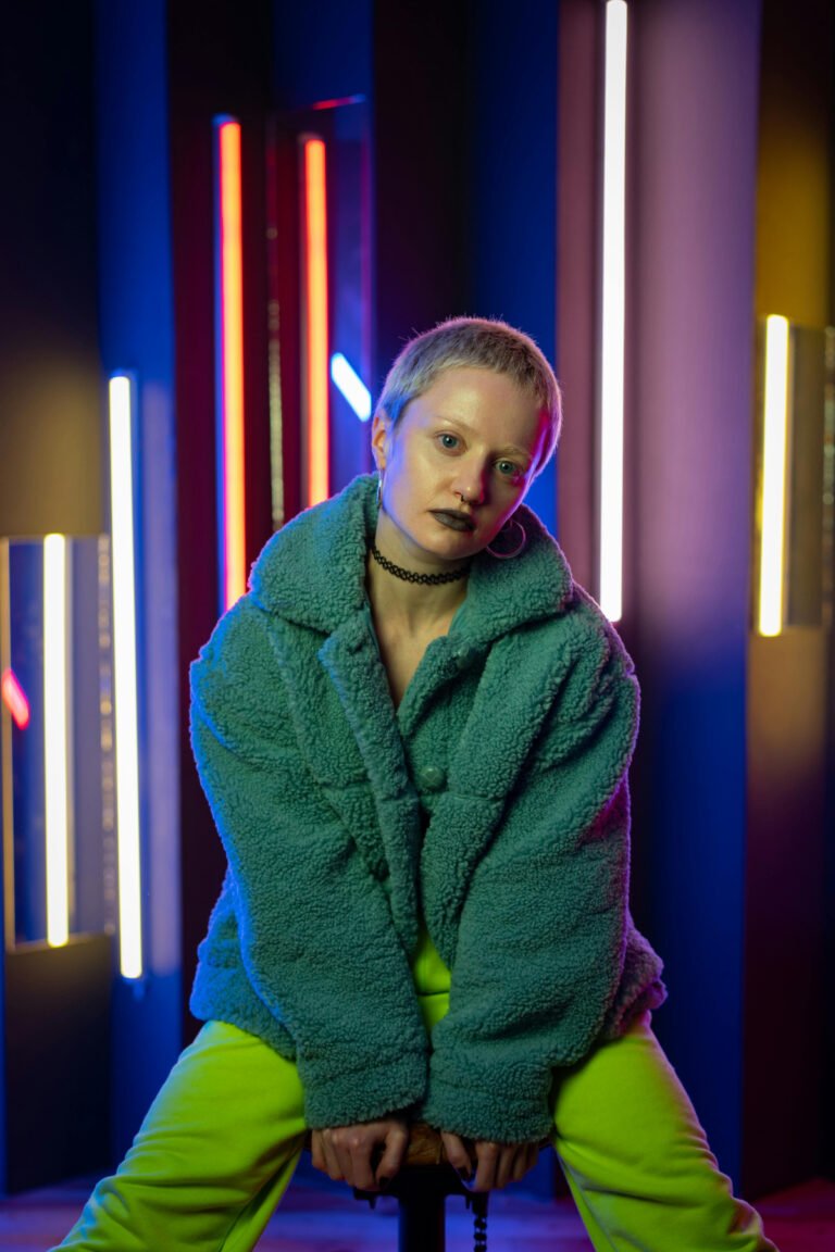 25+ Dazzling Glow Party Outfits That Will Go Viral on the Gram