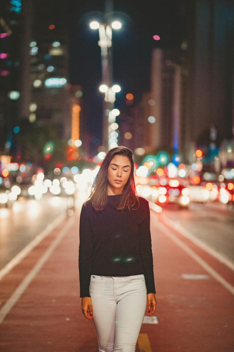 38+ Dazzling Night Out Outfits Women Need in Their Wardrobes