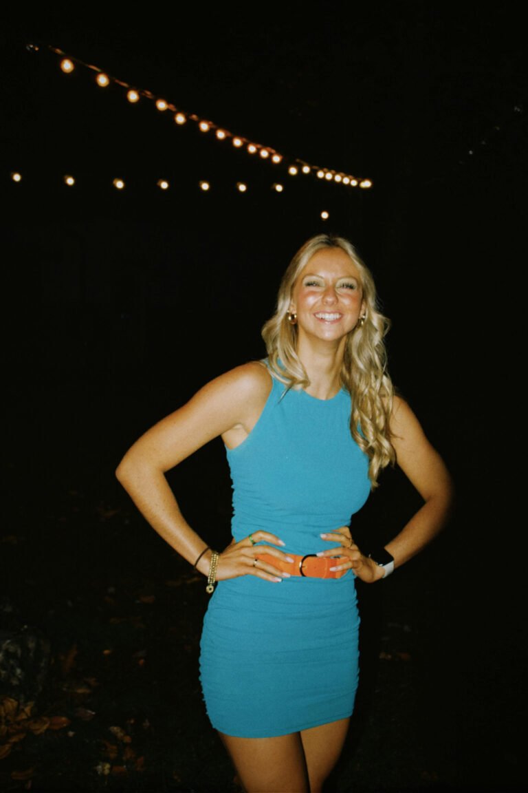 38+ Dazzling Night Out Outfits Women Need in Their Wardrobes