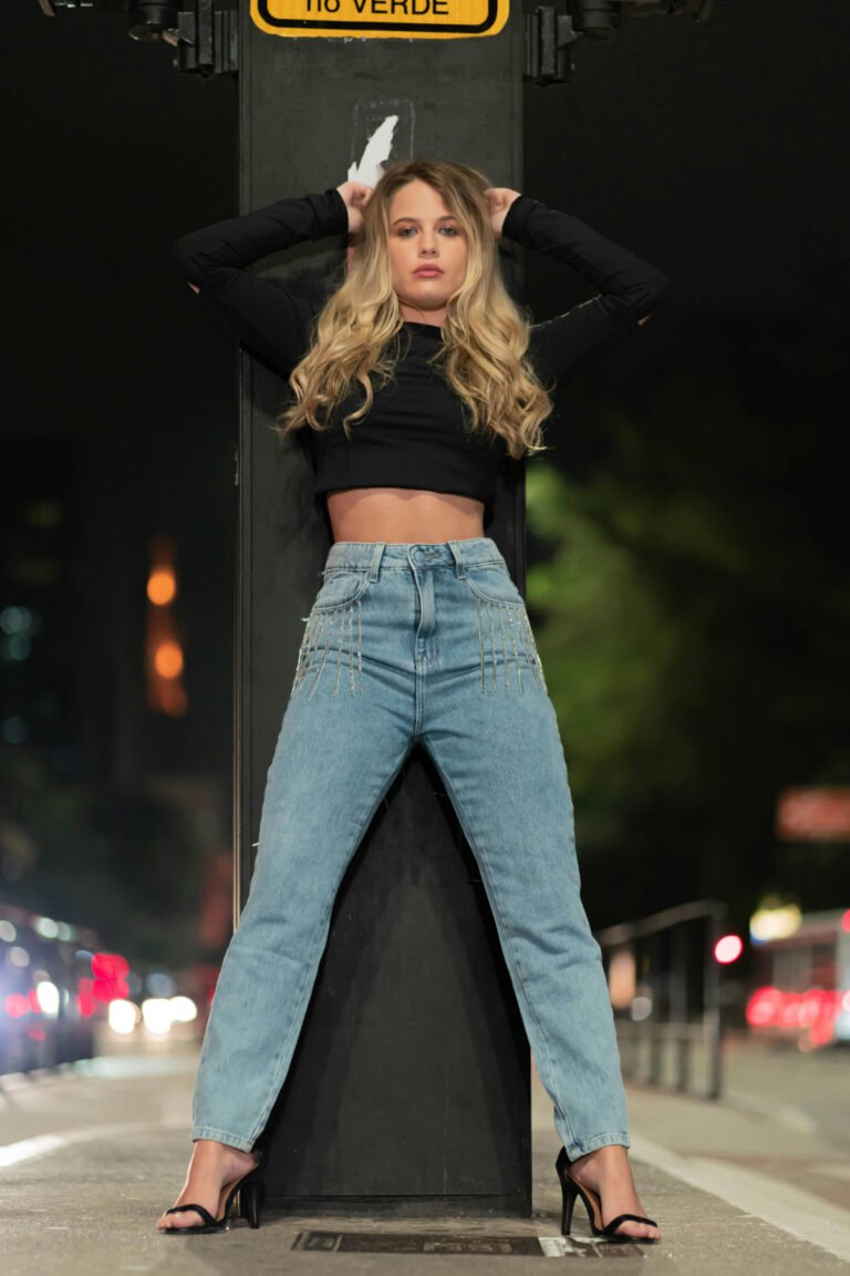 38+ Dazzling Night Out Outfits Women Need in Their Wardrobes