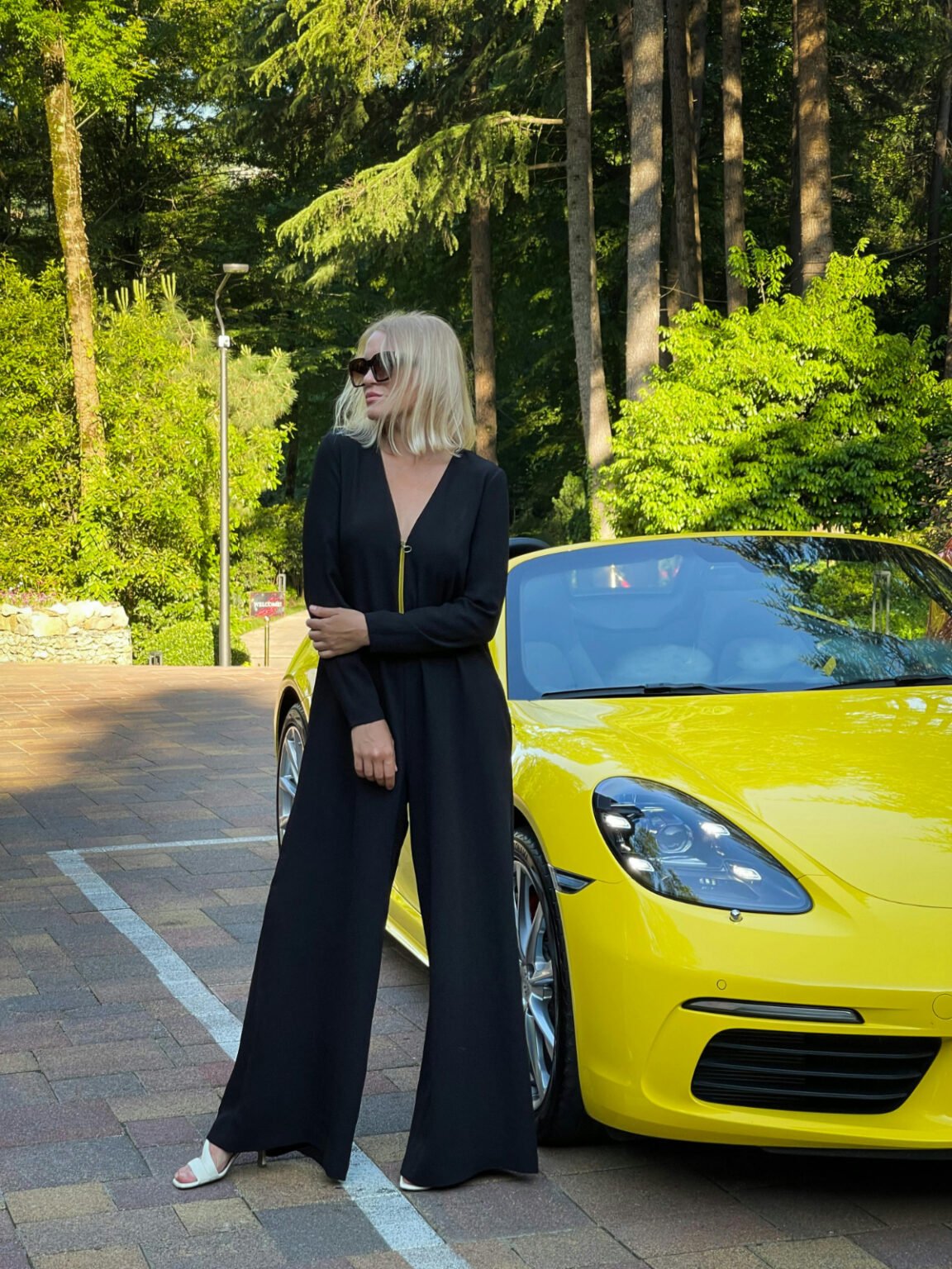 30+ Elegant Country Club Outfits: From the Green to the Lounge