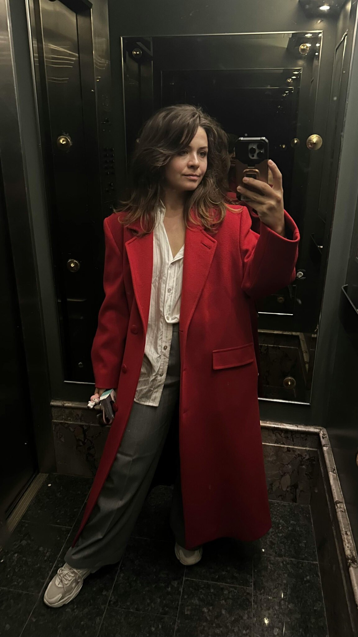 38+ Dazzling Night Out Outfits Women Need in Their Wardrobes
