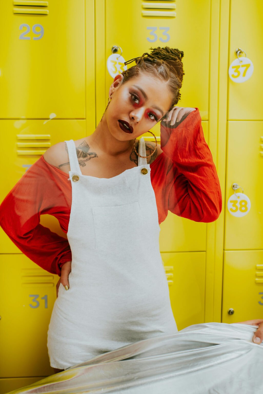 23+ Chic Overalls Outfits Women Are Wearing This Season