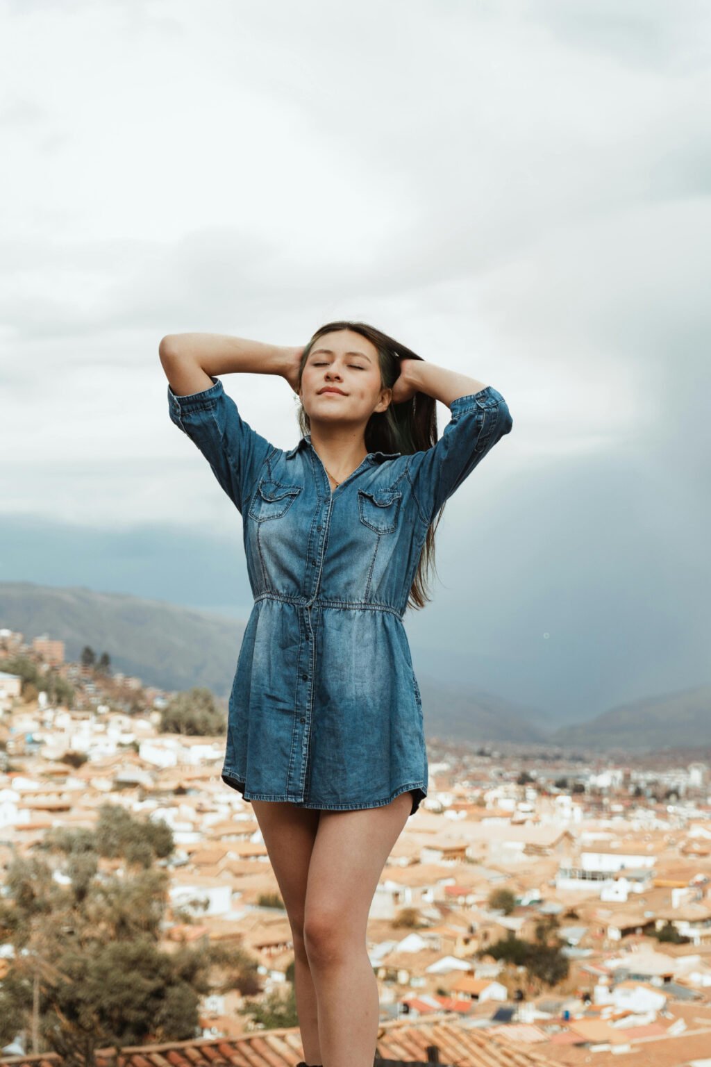 30+ Modern Denim Dress Outfits That Transition From Day To Night