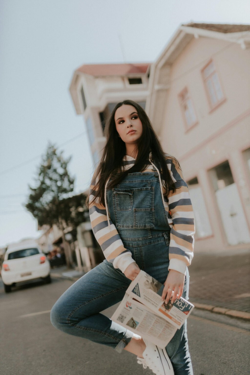 23+ Chic Overalls Outfits Women Are Wearing This Season