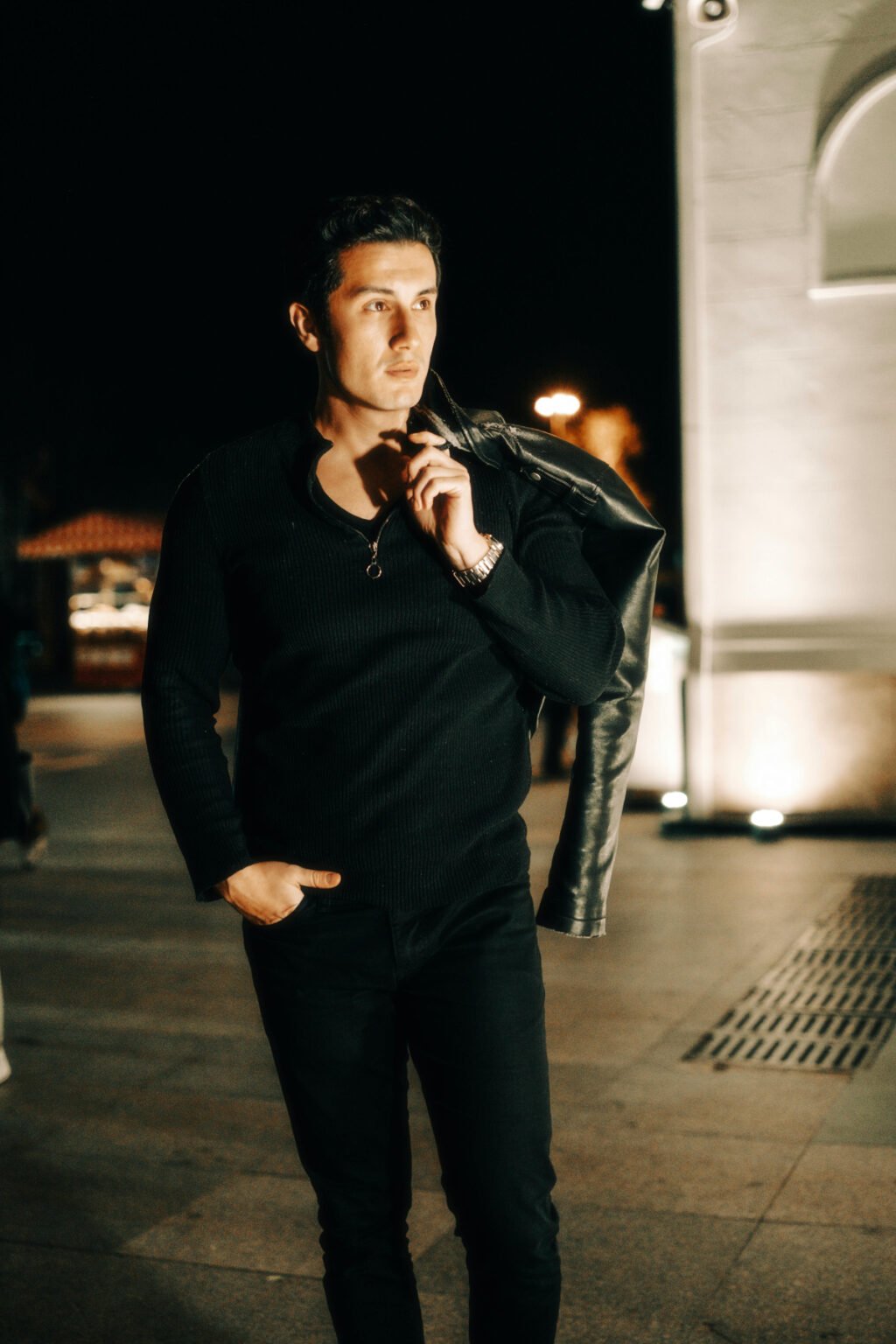 35+ Sophisticated All Black Outfits for Men: From Casual To Formal